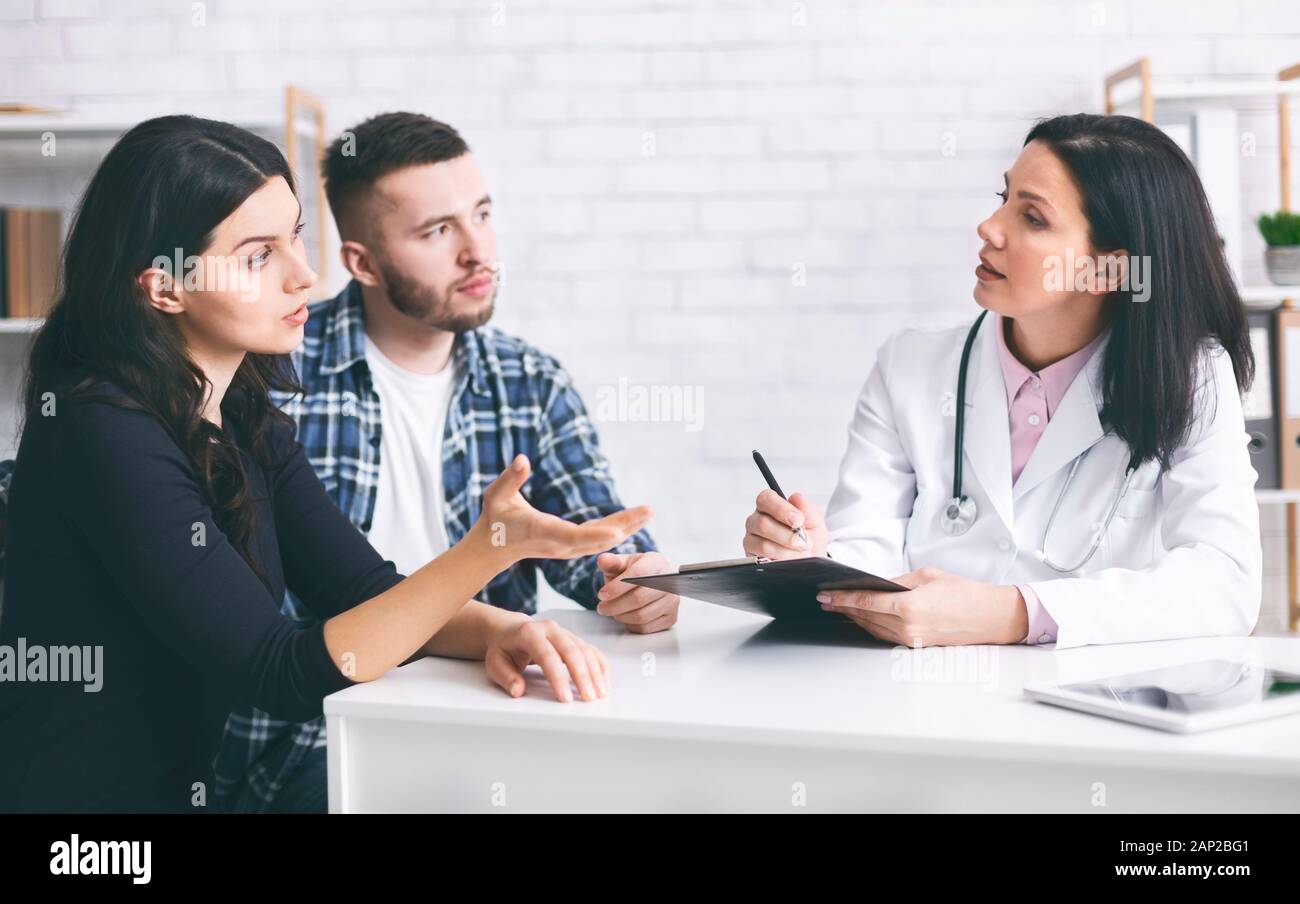 Doctor married hi-res stock photography and images - Alamy