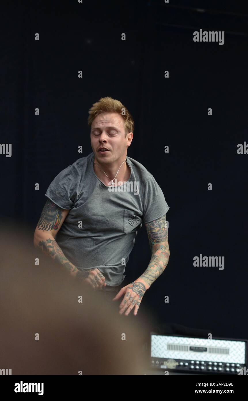 Female metalcore singer hi-res stock photography and images - Alamy