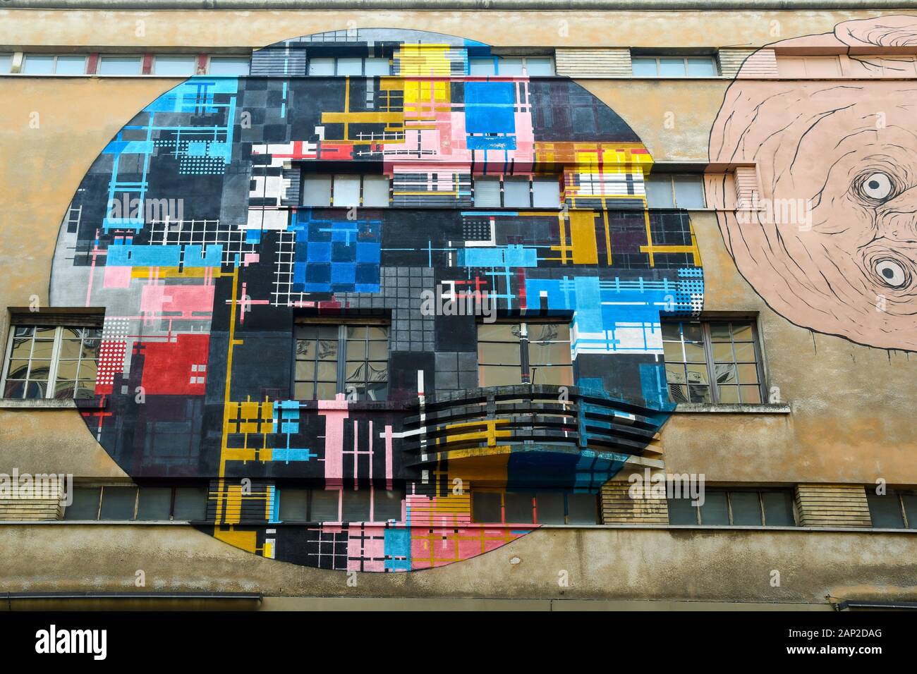 Close-up of the mural "City Circle" (2016) by the street artist Zedz ...