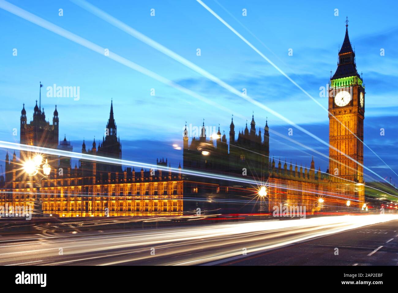Houses of Parliament and clock tower Big Ben in London at night Stock ...
