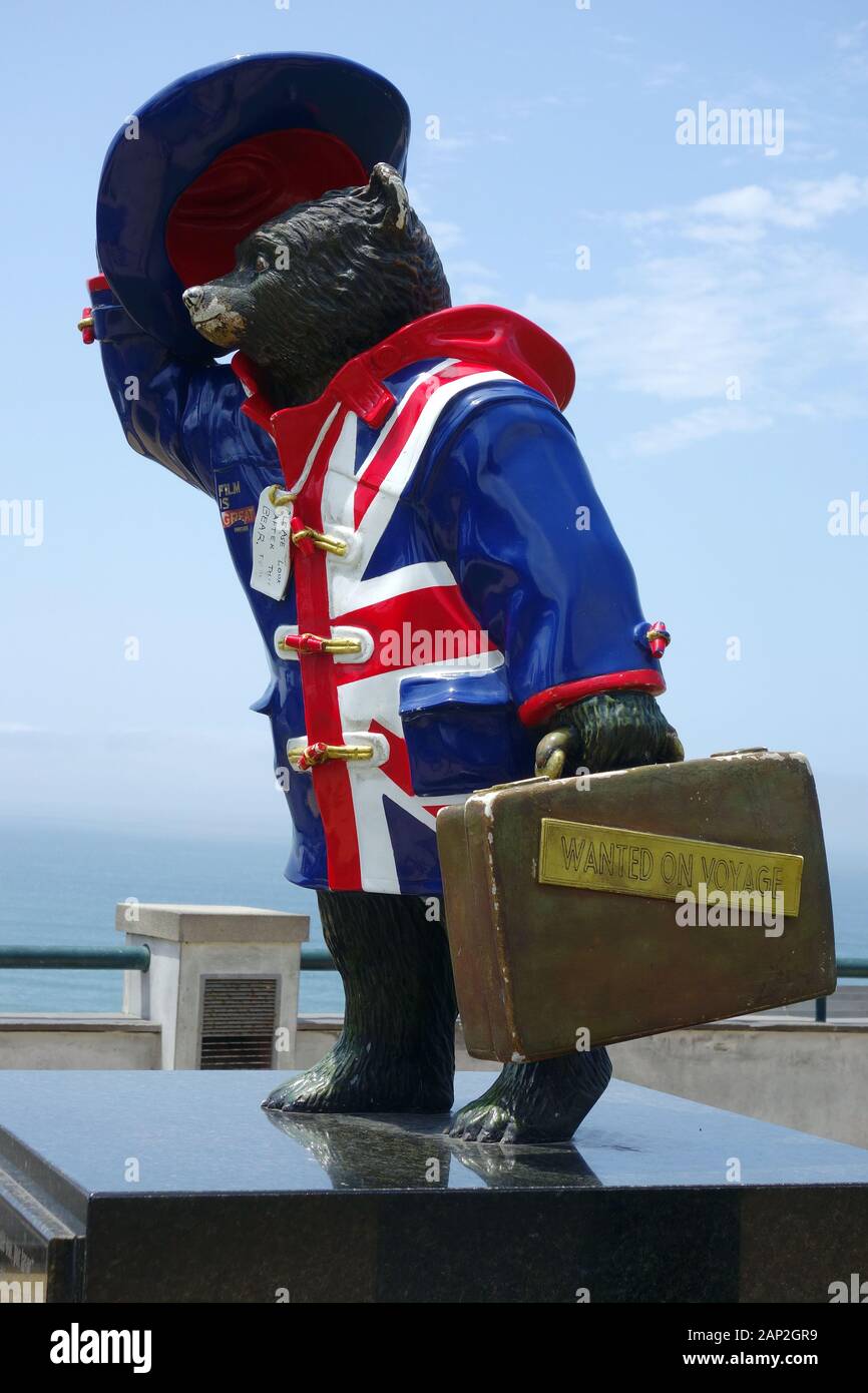 Paddington bear statue hi-res stock photography and images - Alamy