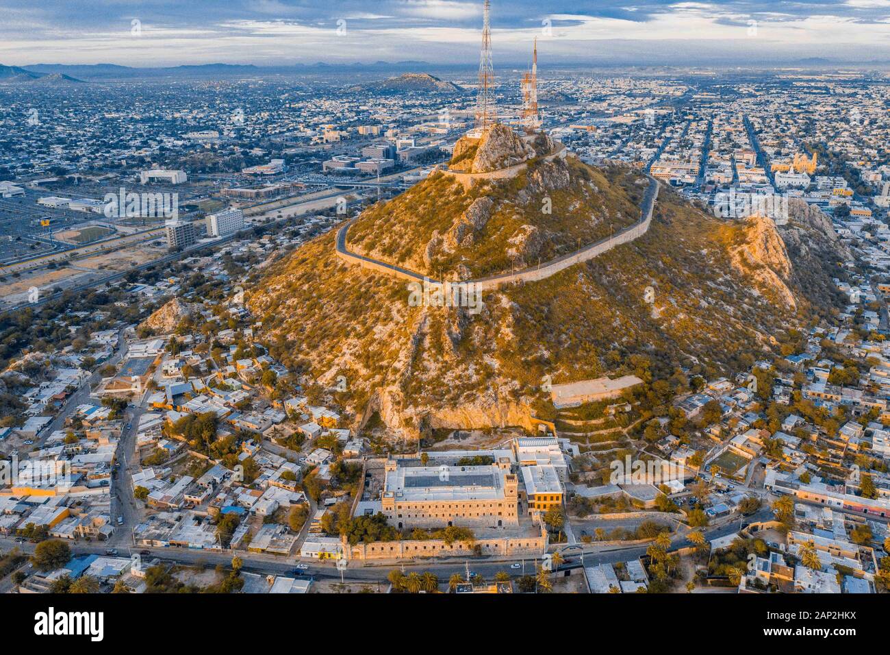 Simbolo o hi-res stock photography and images - Alamy