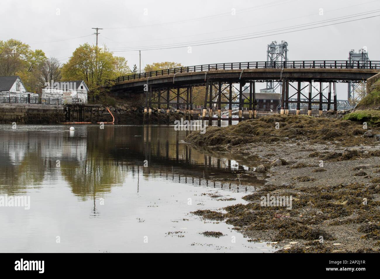 Portsmouth NH is a city of bridges that cross over to the state of ...