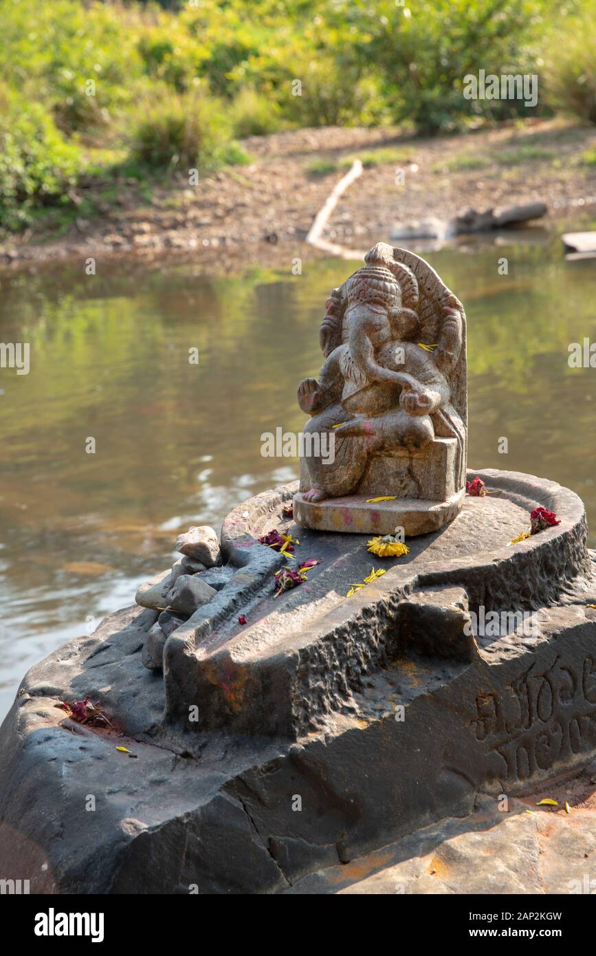 Thousand Lingas High Resolution Stock Photography and Images - Alamy