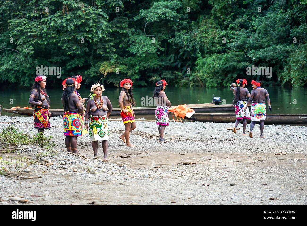 Welcome commit of women for new tourist arrival at the Embera ...