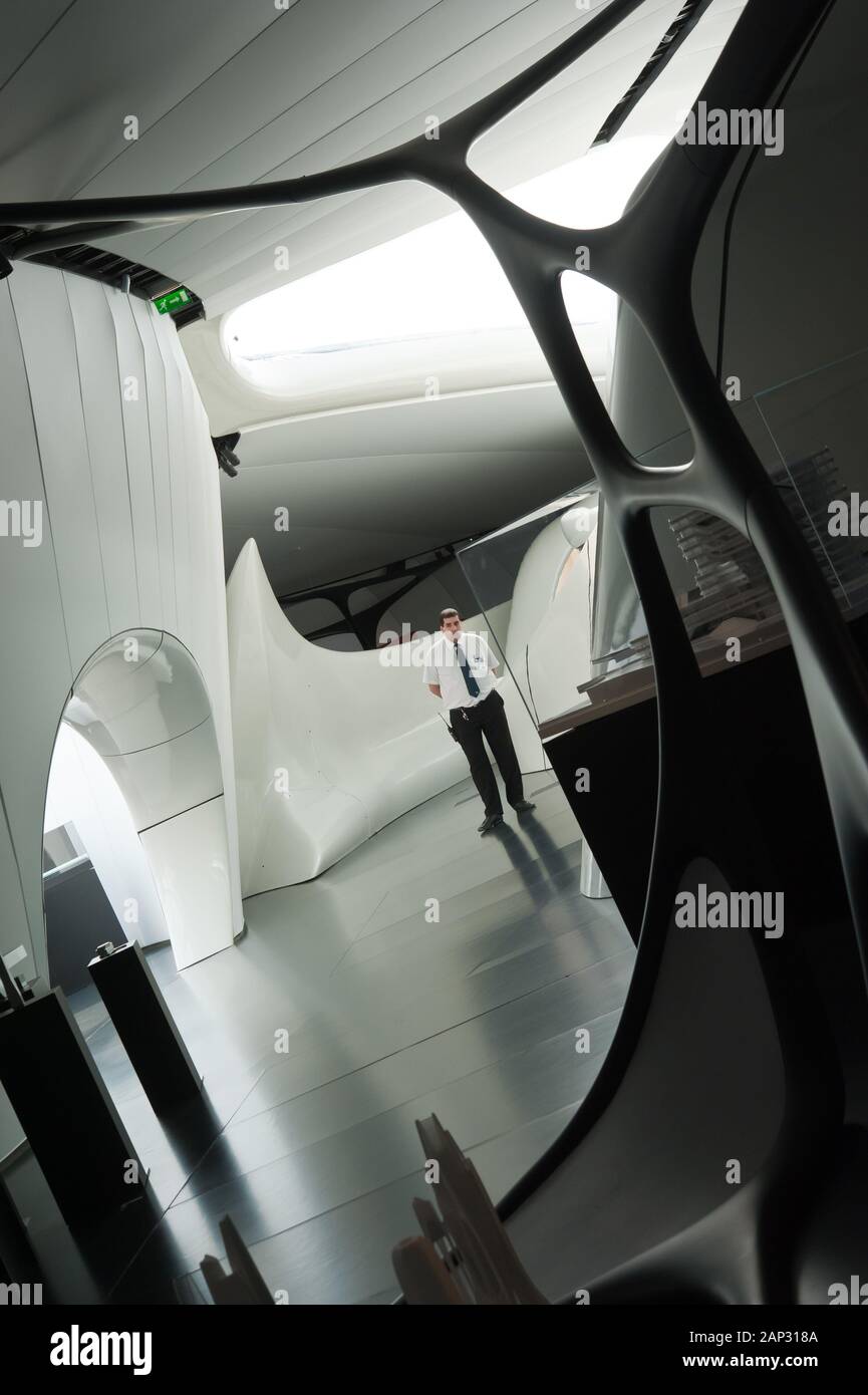 Ausstellung von Zaha Hadid in Paris - Zaha Hadid Exhibition in Paris ...