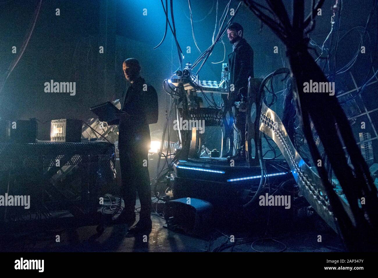 ARROW, from left: Jon Cryer, Osric Chau, 'Crisis on Infinite Earths ...