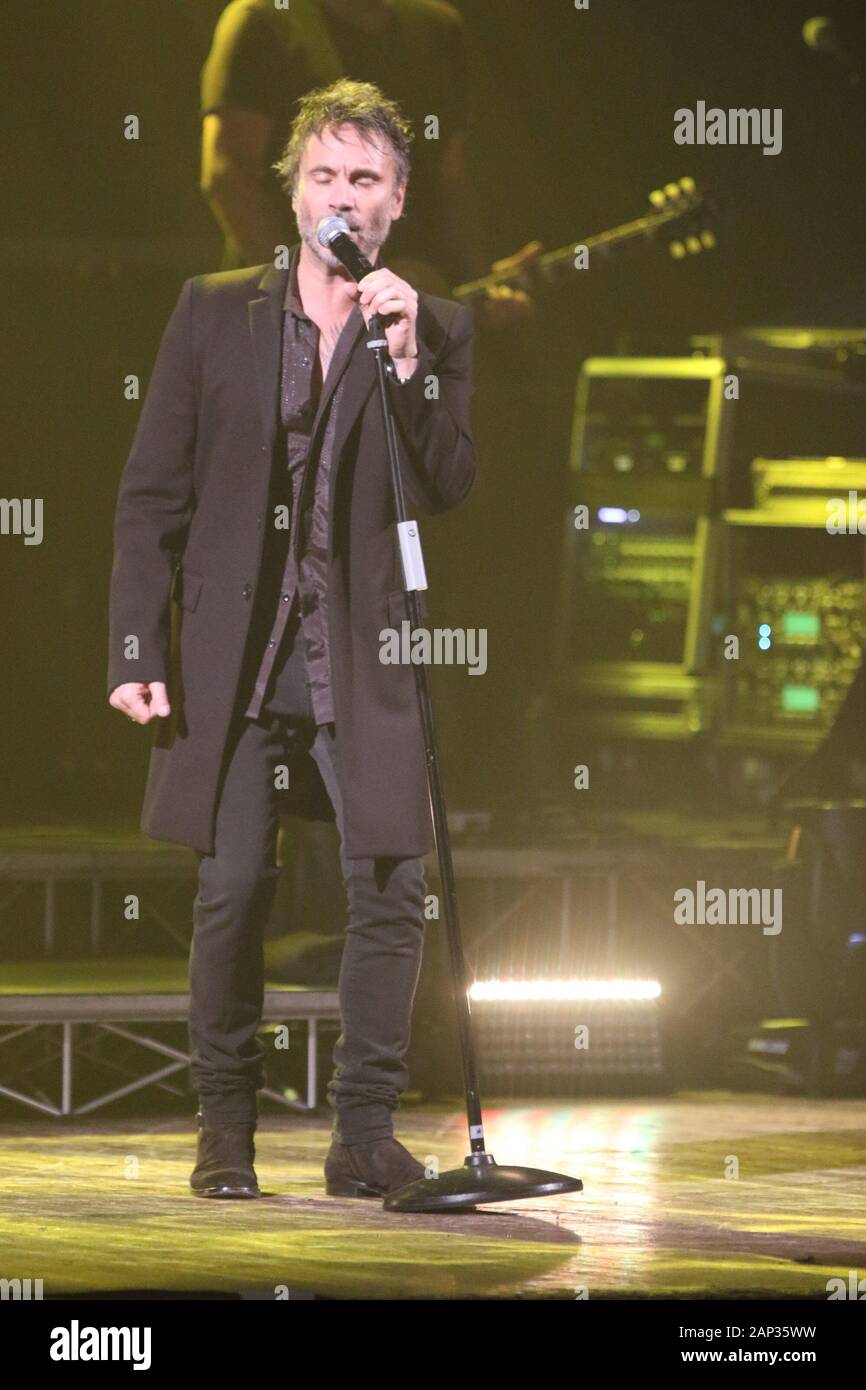 Italian singer nek hi-res stock photography and images - Alamy