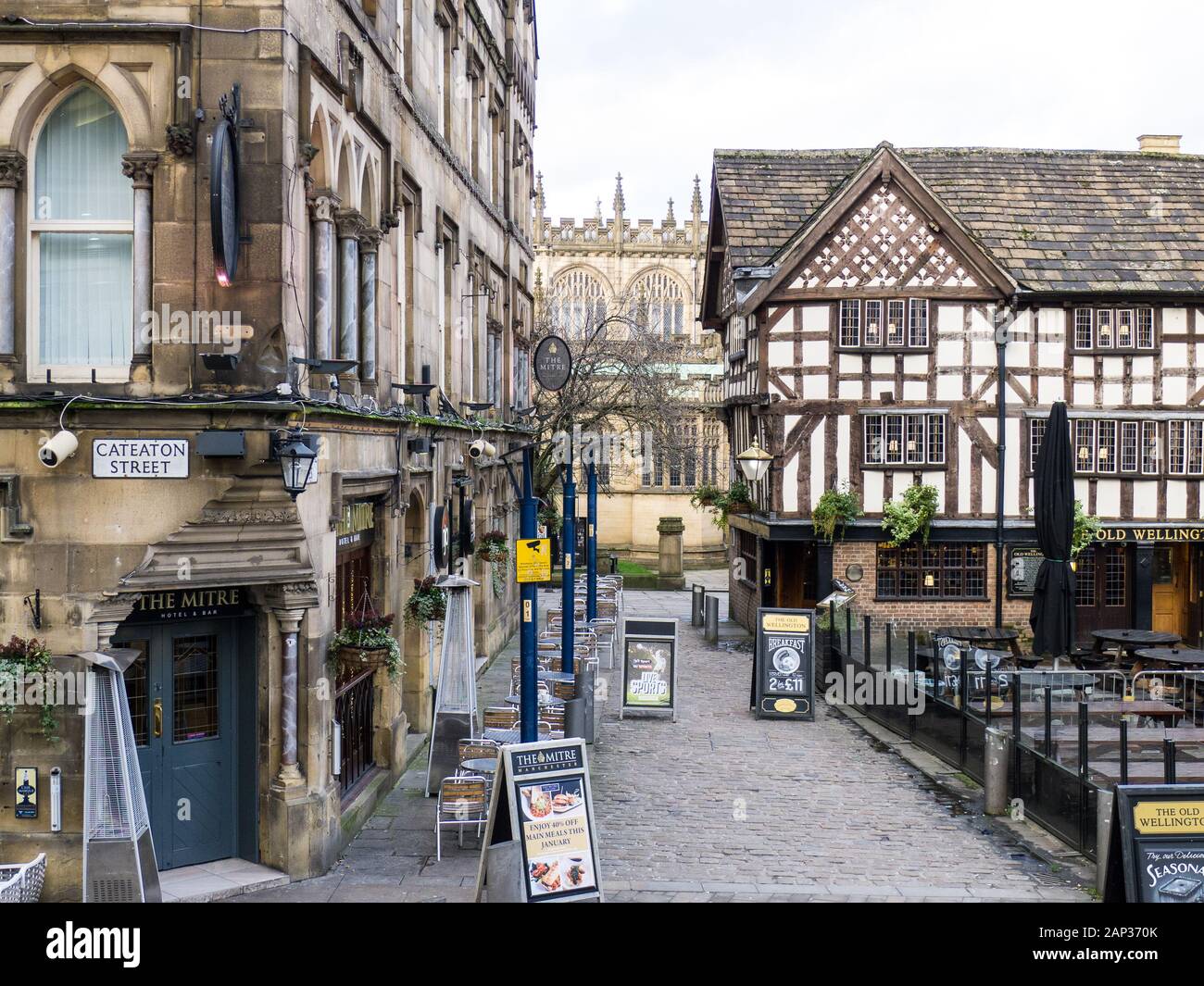 Mitre hotel hi-res stock photography and images - Alamy