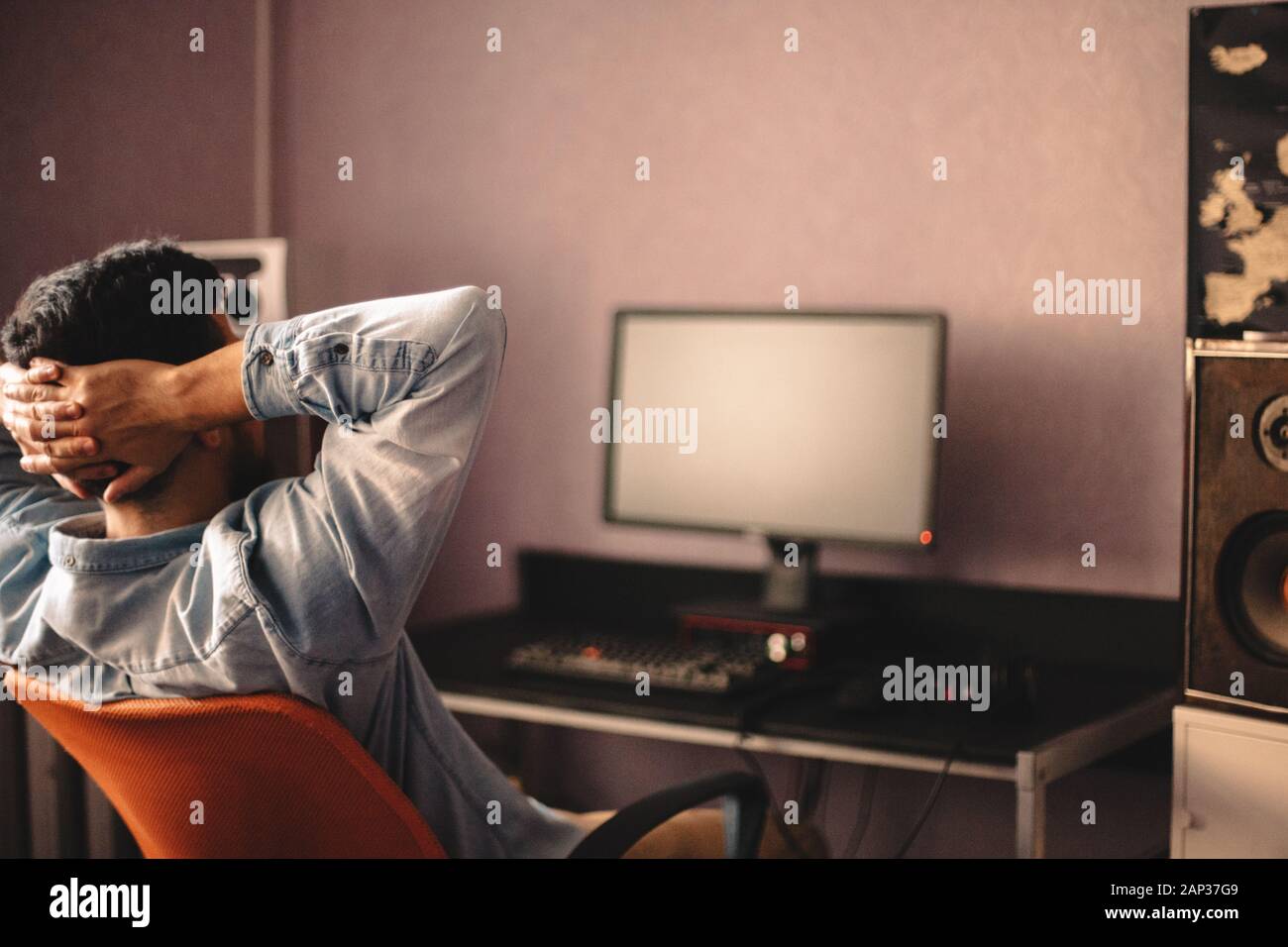 Business man behind screen hi-res stock photography and images - Alamy