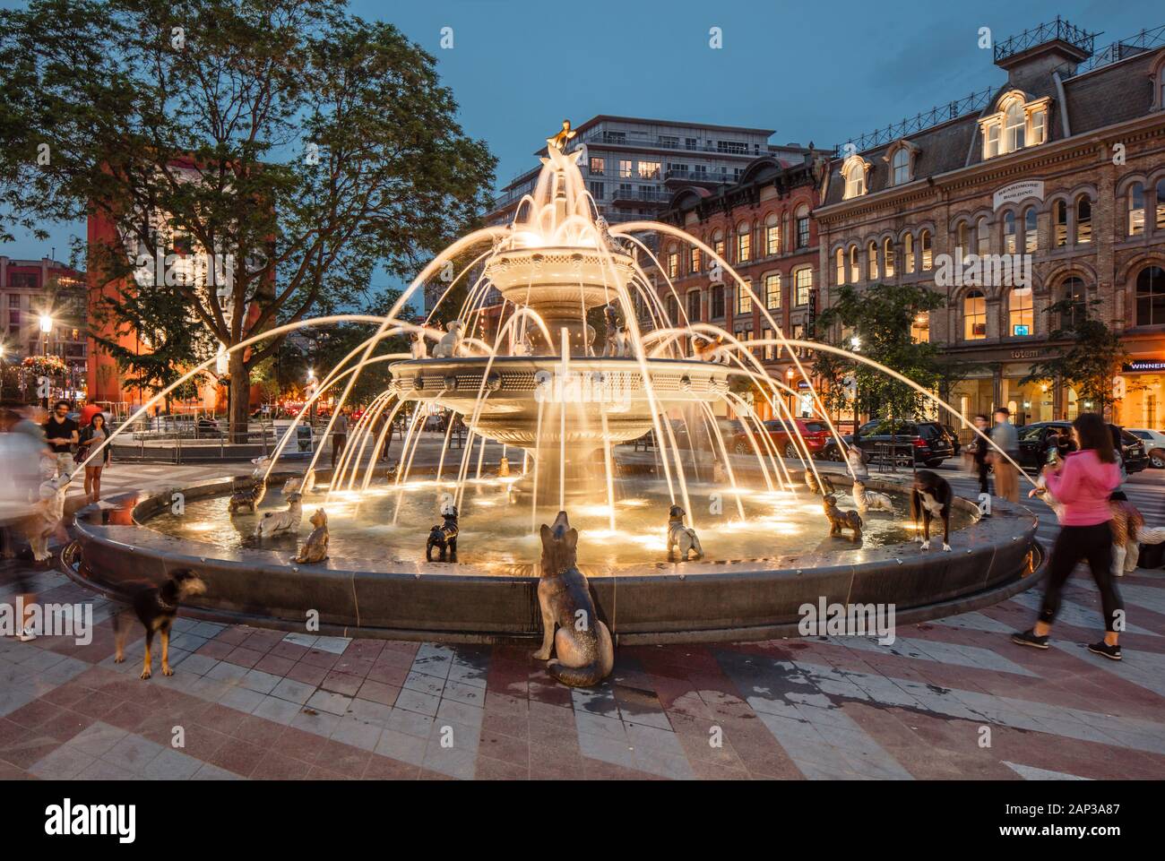 Berczy Park Claude Cormier CCxA Stock Photo - Alamy
