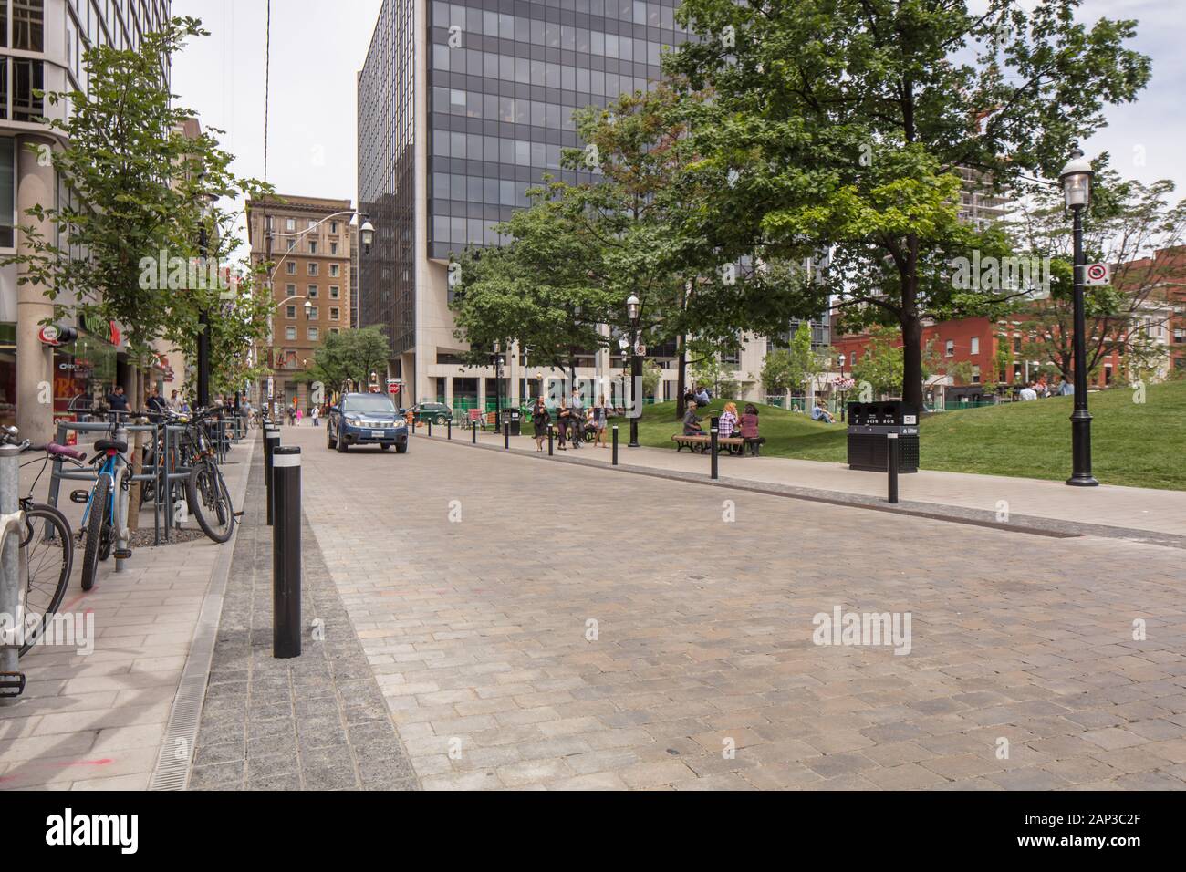 Berczy park toronto hi-res stock photography and images - Alamy