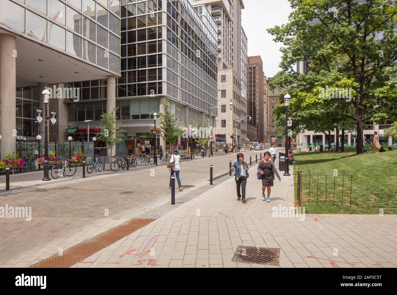 Berczy Park High Resolution Stock Photography and Images - Alamy