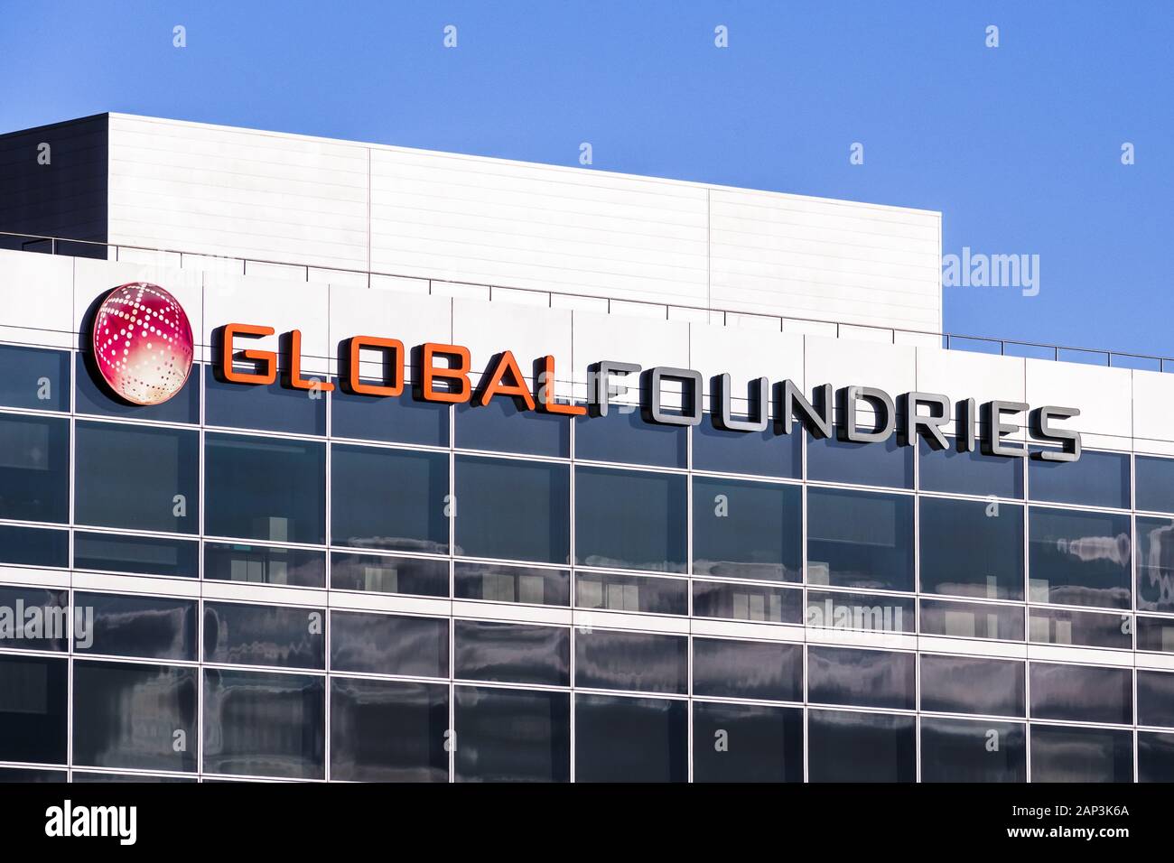 Semiconductor wafers hi-res stock photography and images - Alamy