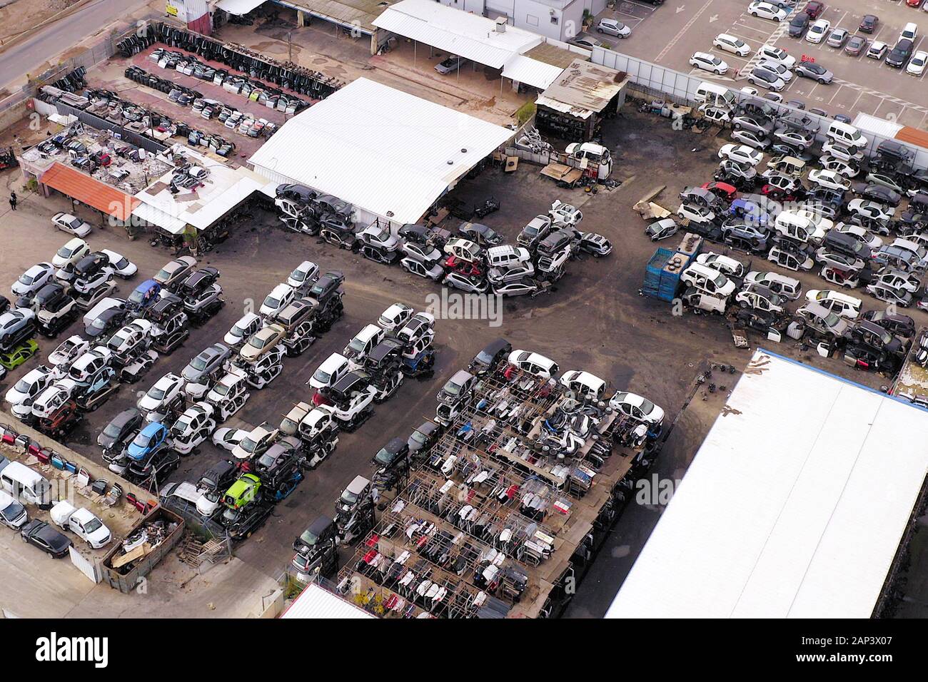Junkyard aerial view hi-res stock photography and images - Alamy