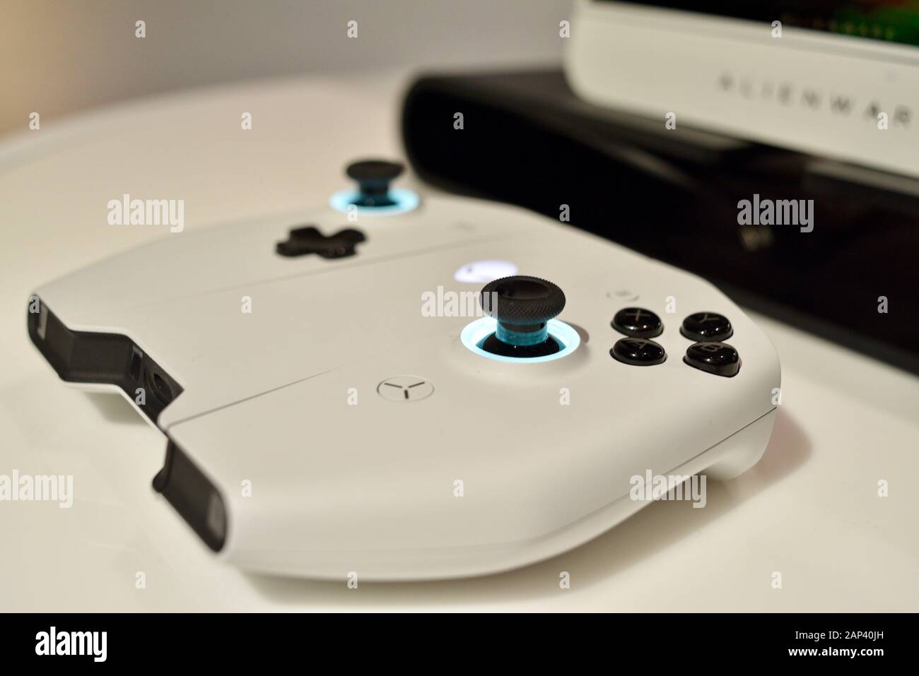 Alienware's Concept UFO, a portable Windows gaming PC device with ...