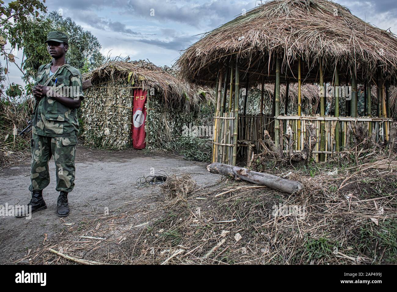 Soldiers, weapons, Kalashnikov, machete, Republic Democratic of Congo ...
