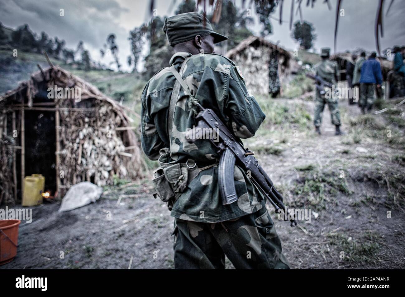 Soldiers, weapons, Kalashnikov, machete, Republic Democratic of Congo ...