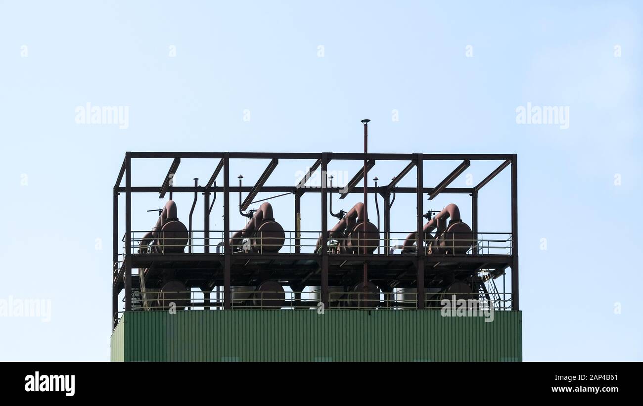 Factory rooftop hi-res stock photography and images - Alamy