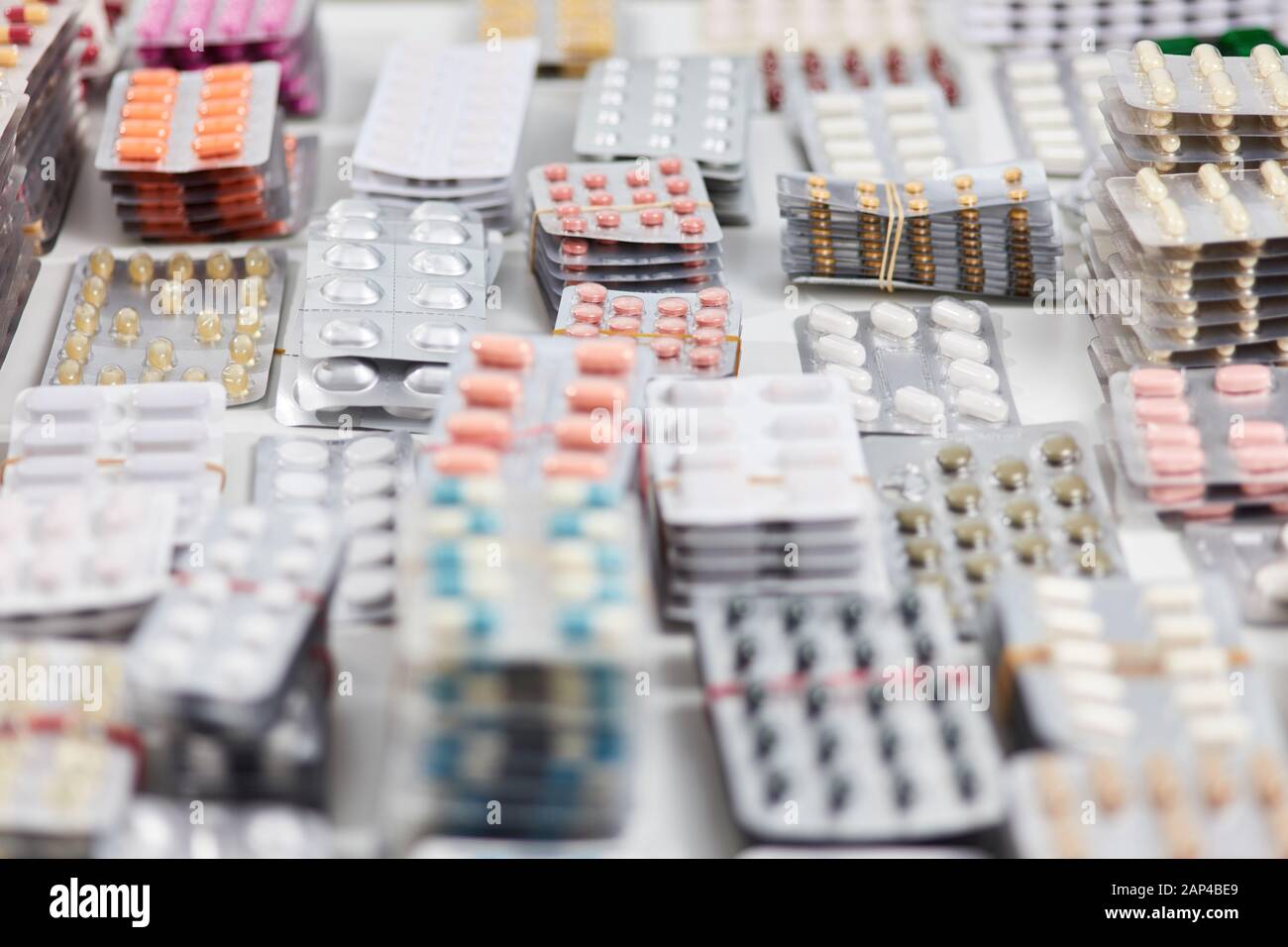 Healthcare medicine pill medicines hi-res stock photography and images ...