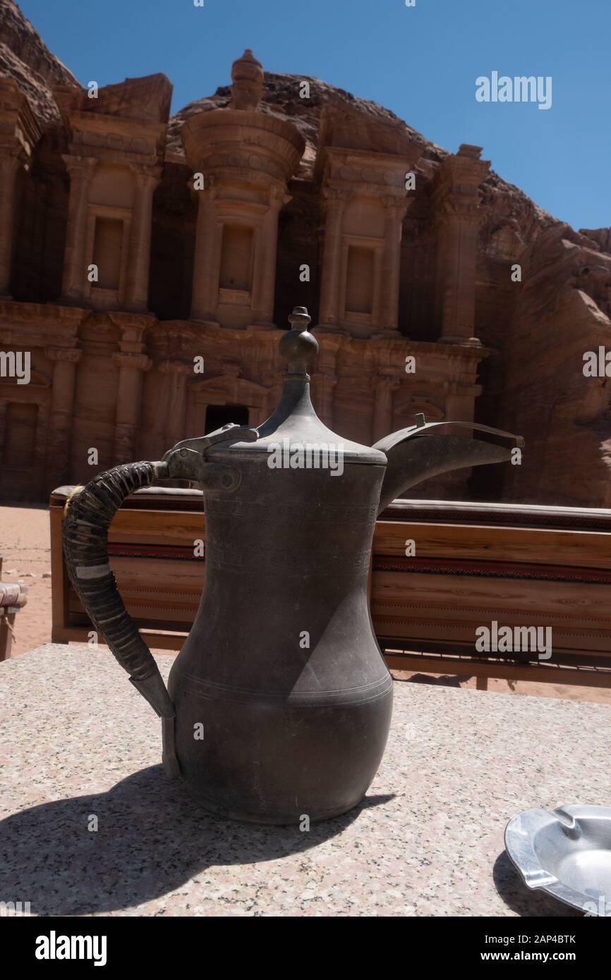 Archeology jordan pot hi-res stock photography and images - Alamy