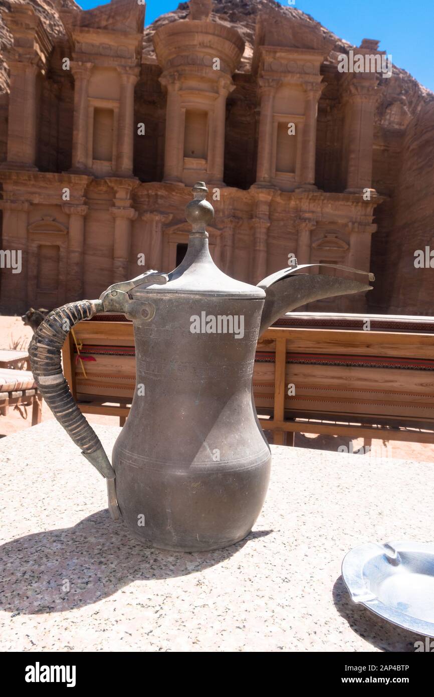 Archeology jordan pot hi-res stock photography and images - Alamy