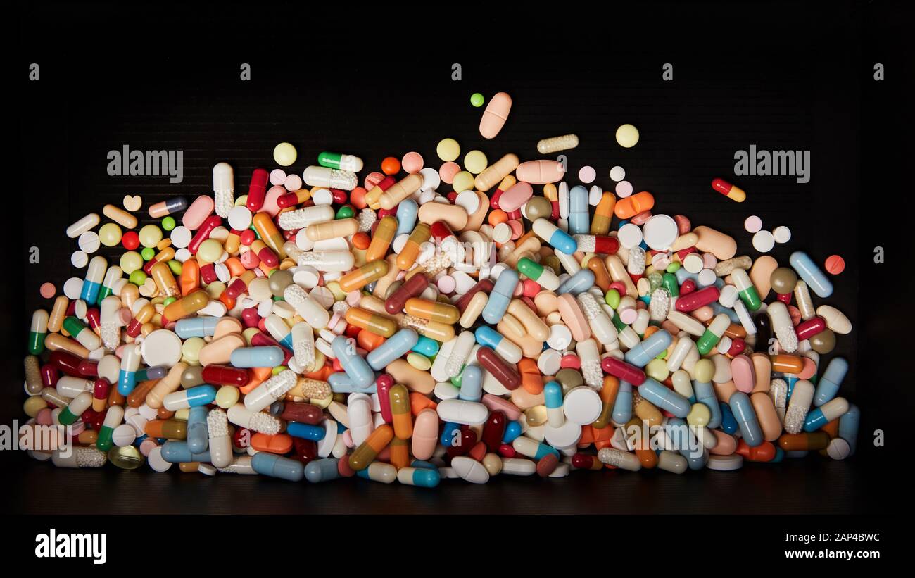 Dark background healthcare hi-res stock photography and images - Alamy