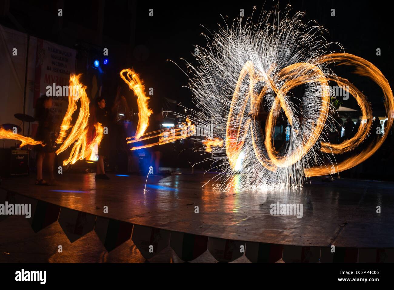 Shutter fire hi-res stock photography and images - Alamy