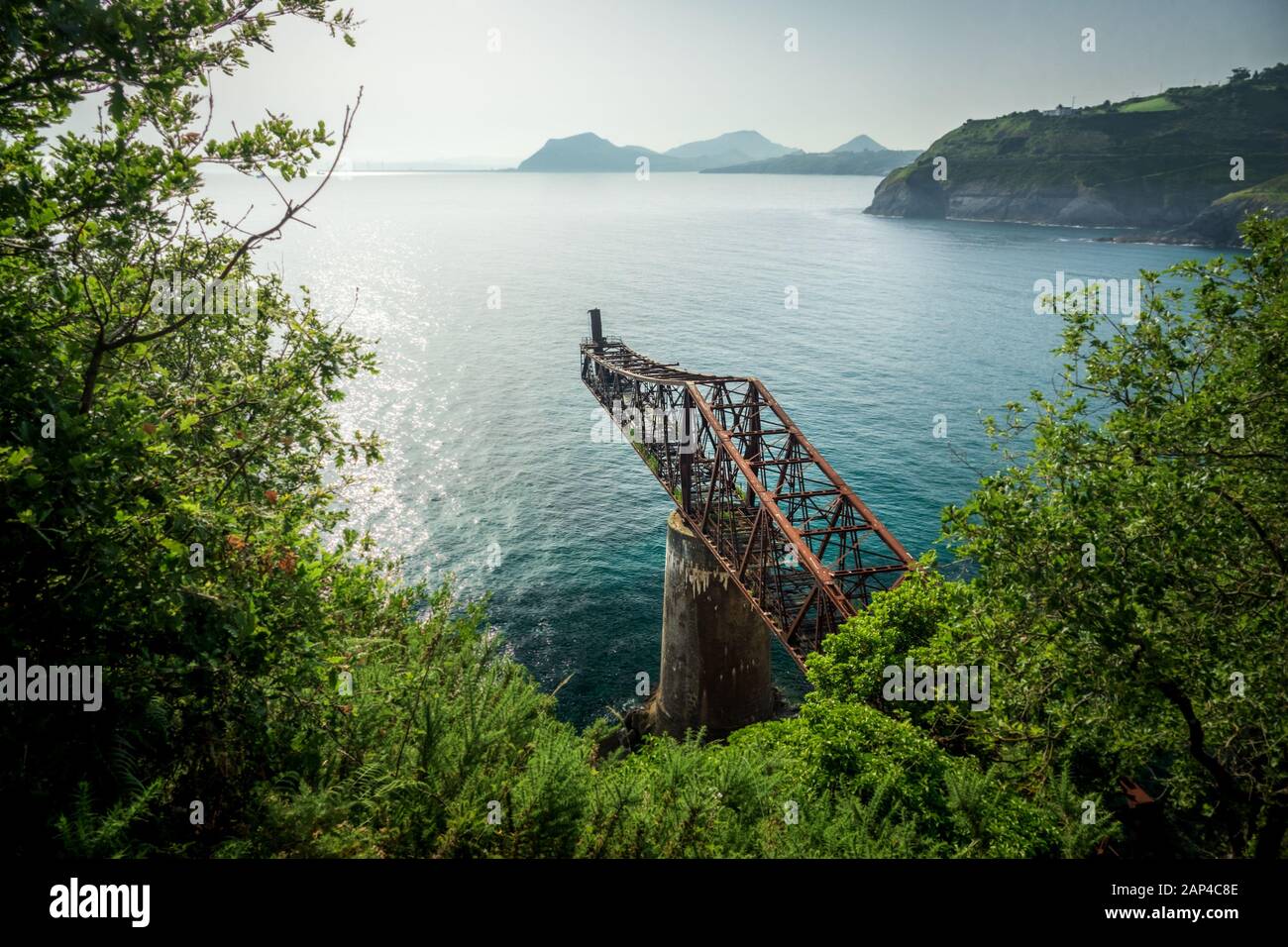 Covered loading bay hi-res stock photography and images - Alamy