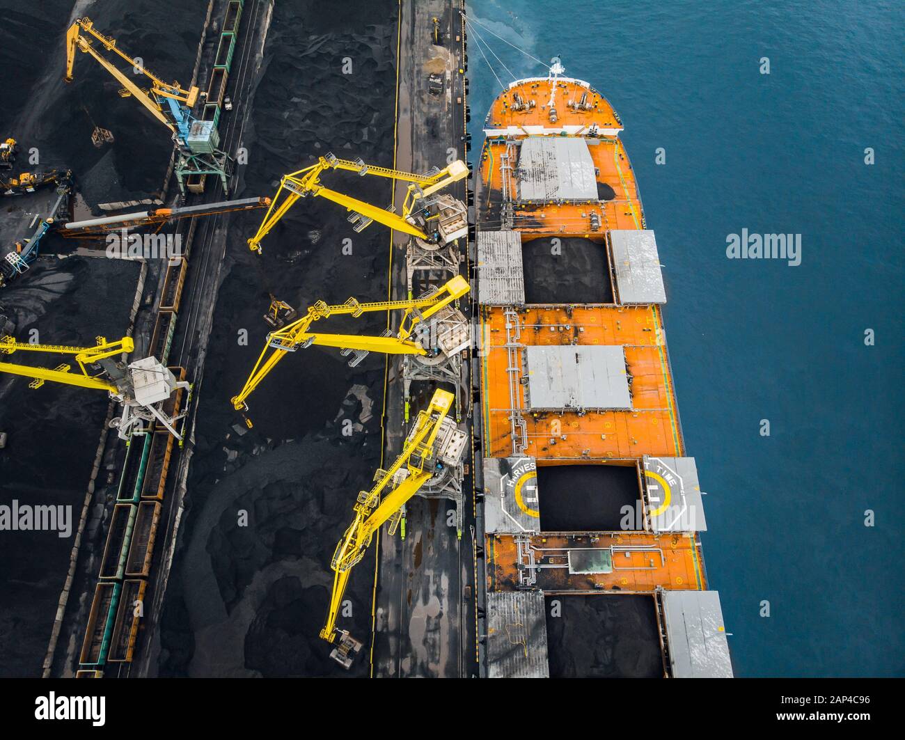 Excavation Crane In Coal Mine High Resolution Stock Photography and ...
