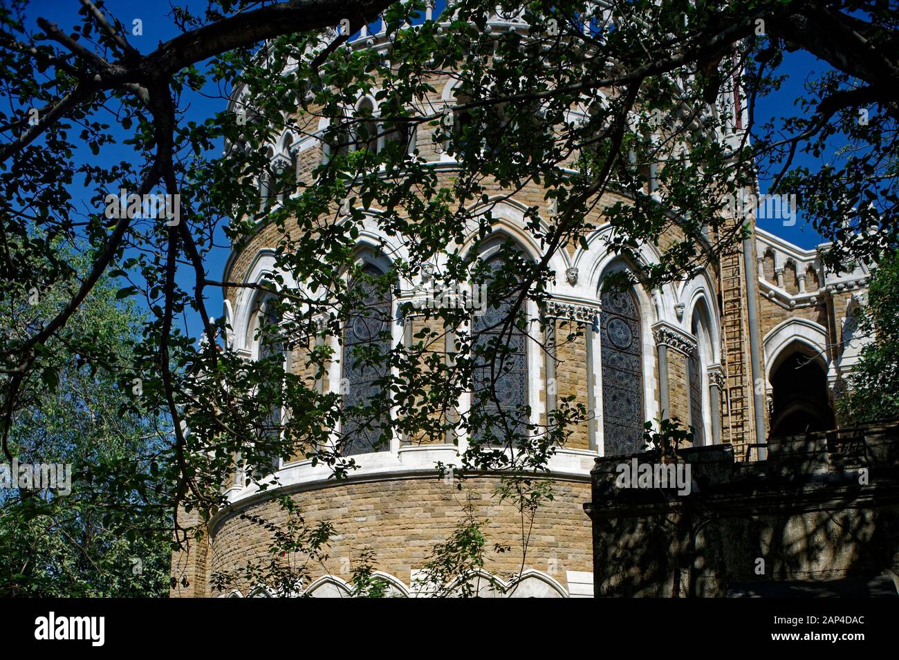 Architecture windows building mumbai hi-res stock photography and ...
