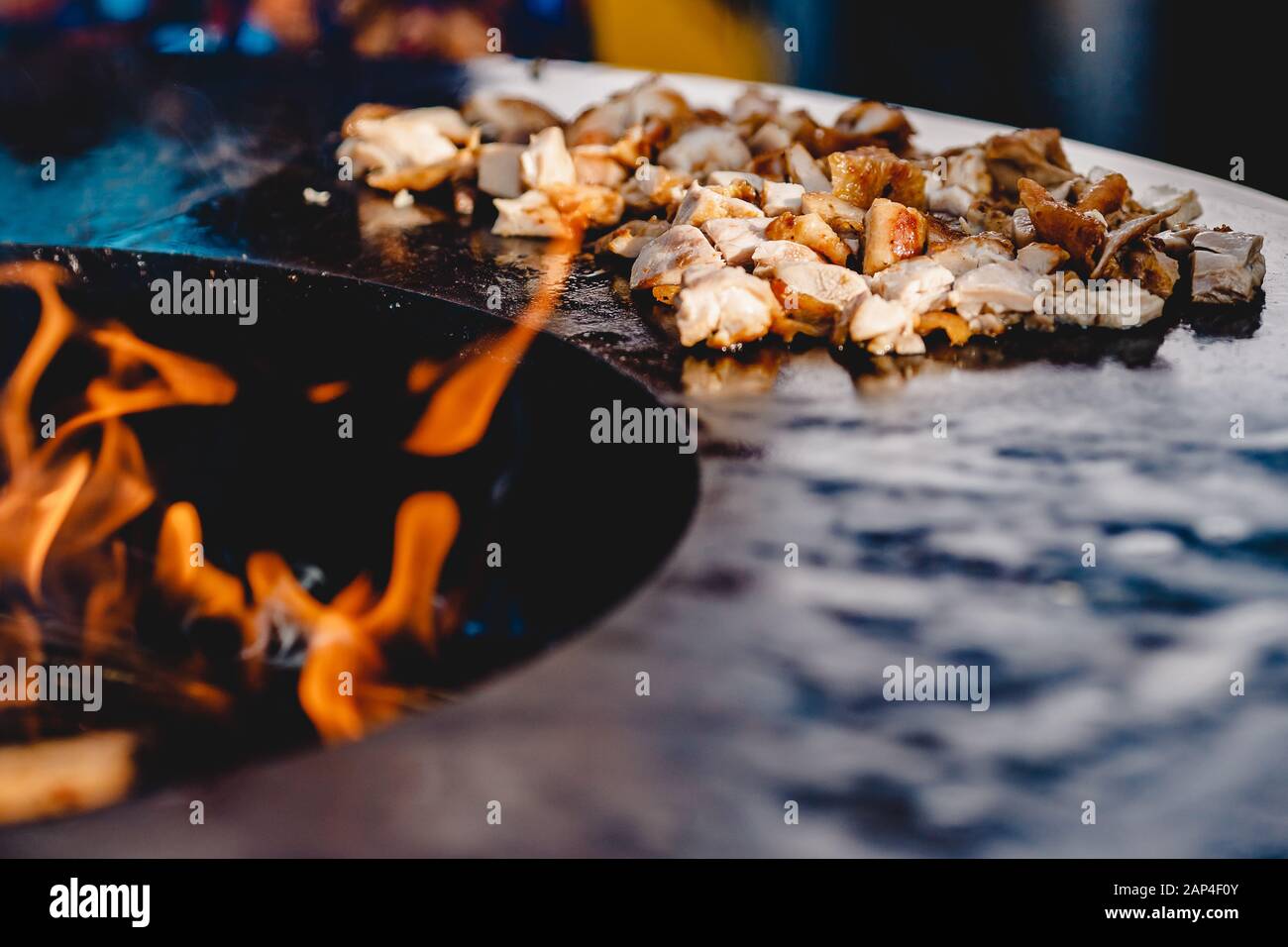 Restaurant open flame grill hi-res stock photography and images - Alamy