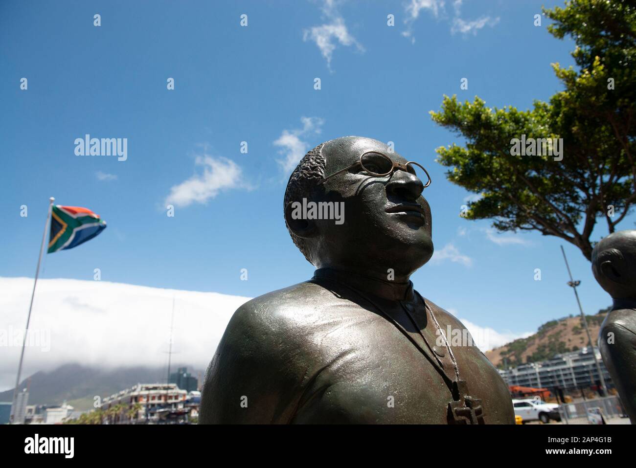 Statue of tutu hi-res stock photography and images - Alamy