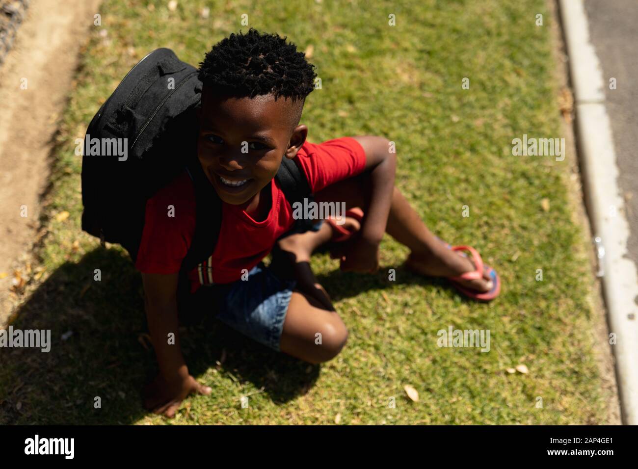 Pavement grass verge hi-res stock photography and images - Alamy