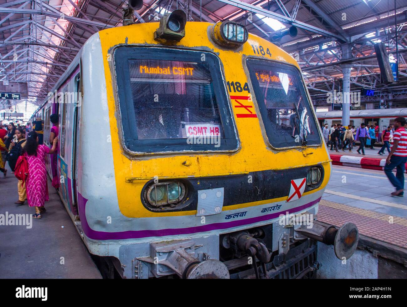 The suburban railway in Mumbai India Stock Photo - Alamy