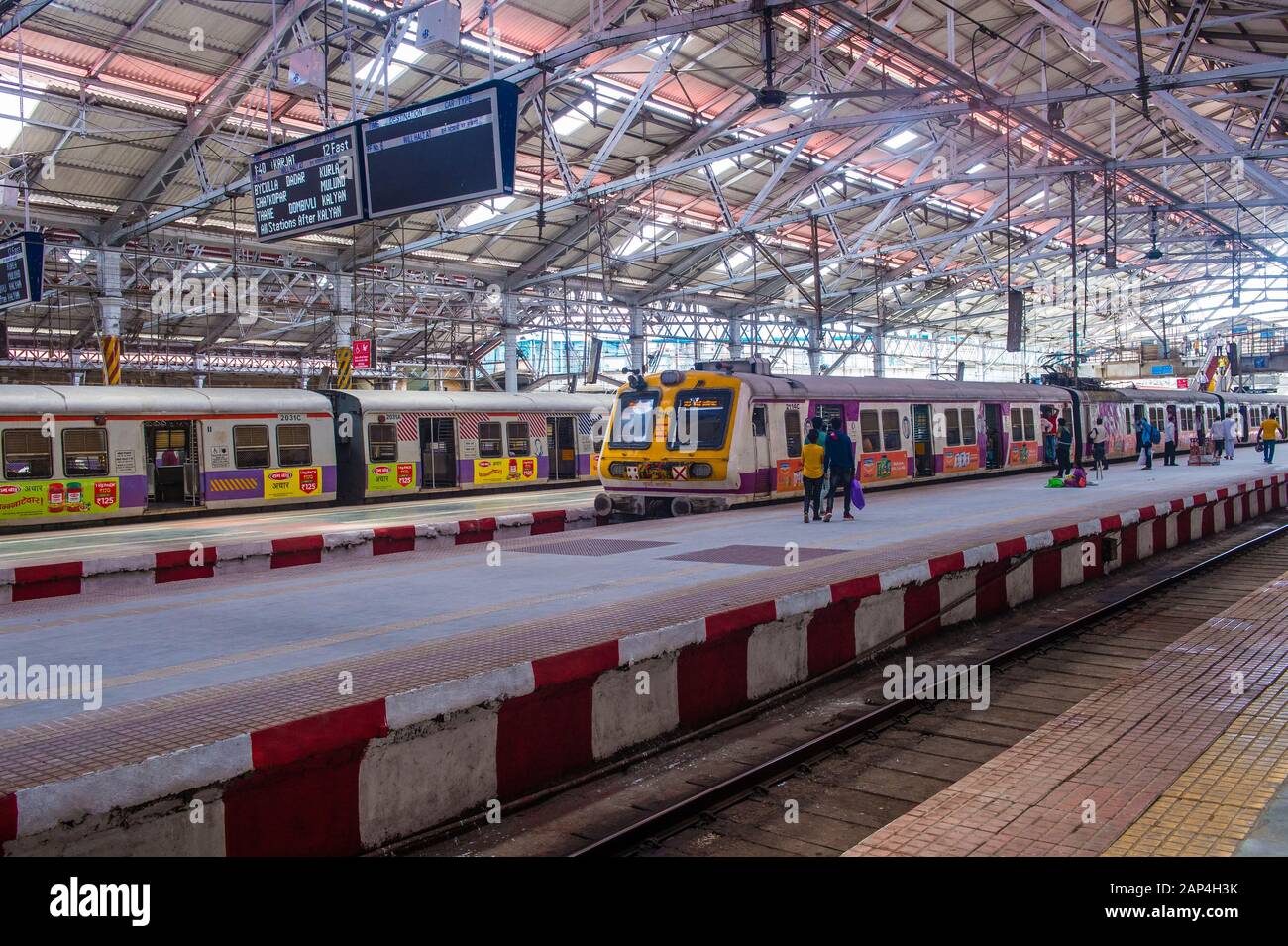 The suburban railway in Mumbai India Stock Photo - Alamy