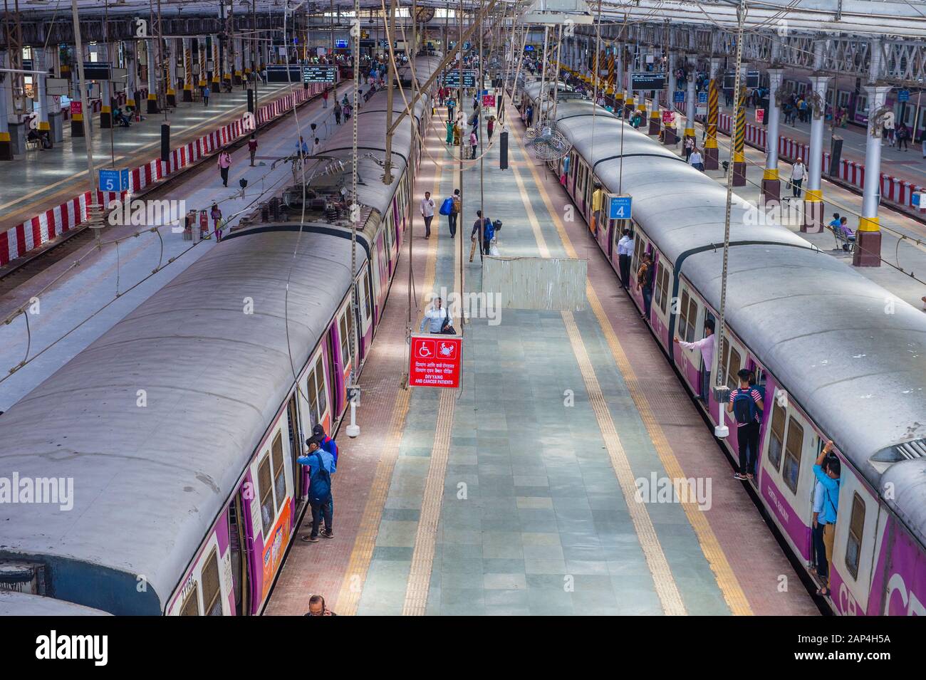 The suburban railway in Mumbai India Stock Photo - Alamy
