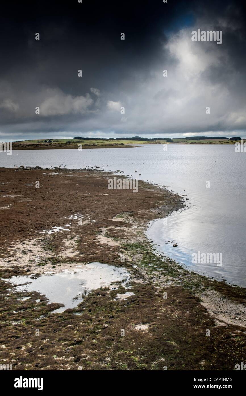 The exposed lake bed of Colliford lake on Bodmin Moor in Cornwall Stock ...