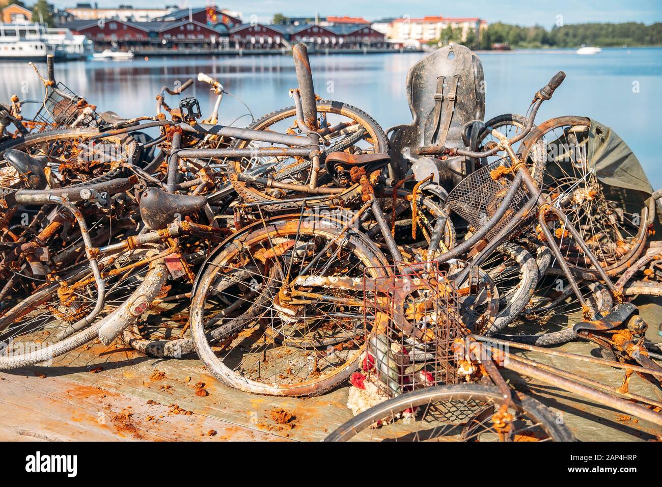 Rusty bicycles hi-res stock photography and images - Alamy