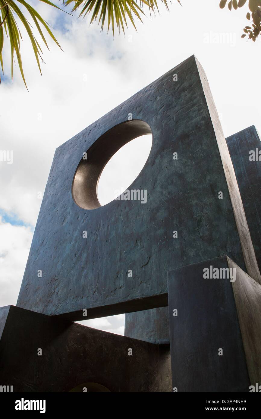 Four-Square (Walk Through) (1966): Barbara Hepworth Sculpture Garden ...