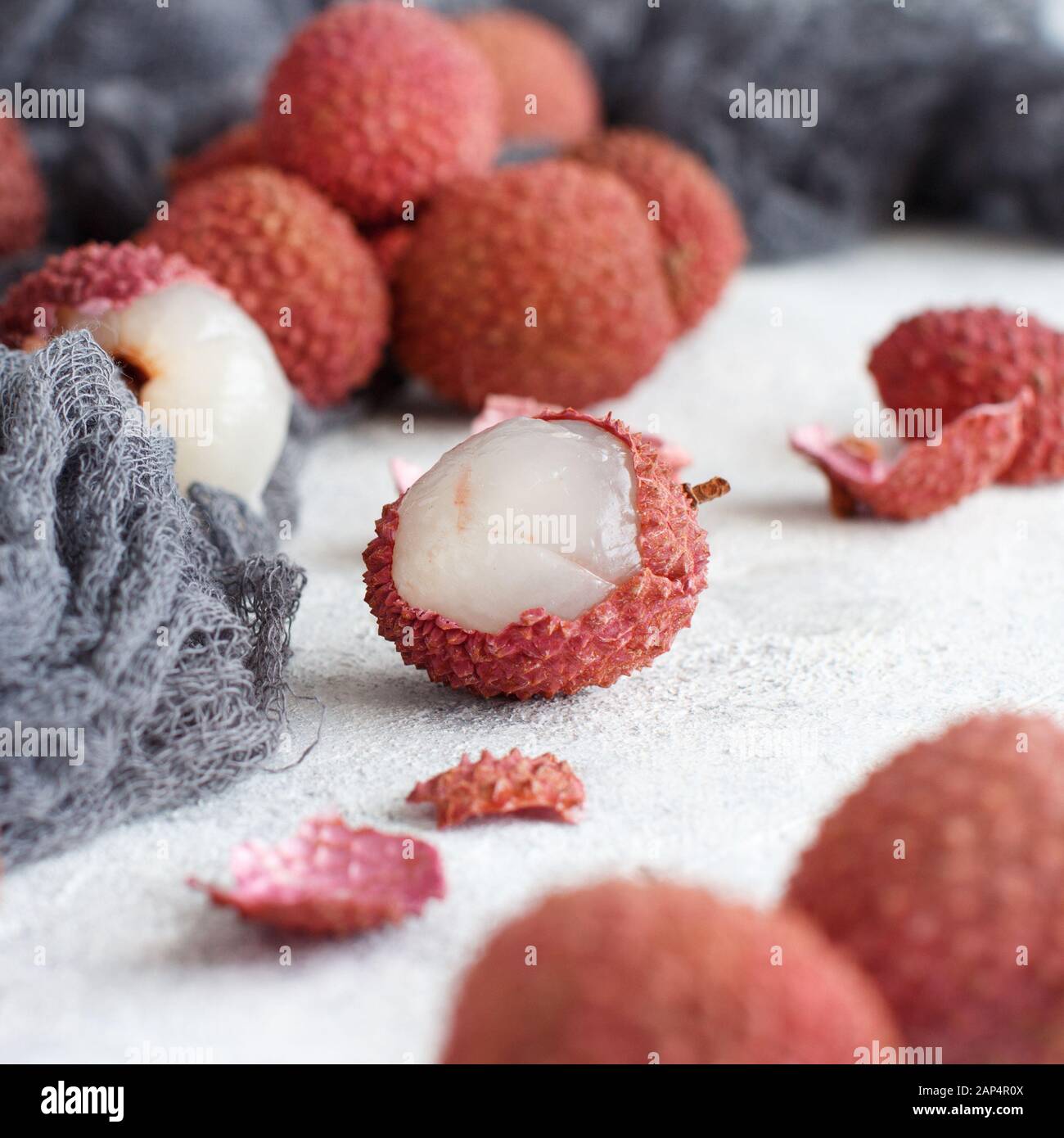 Tropical fruits table hi-res stock photography and images - Alamy
