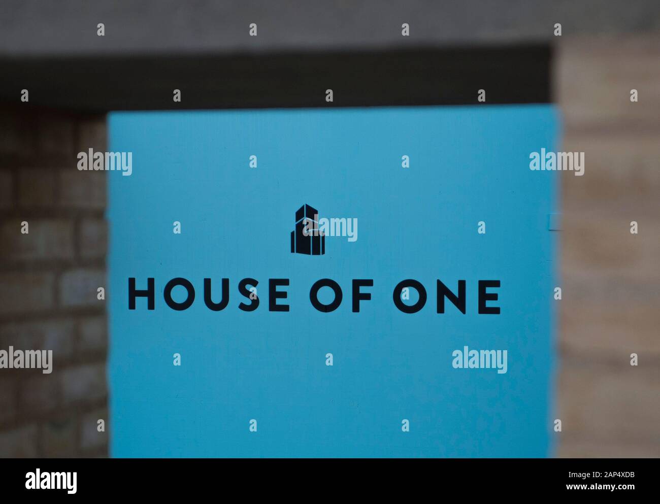 21 January 2020, Berlin: Presentation of a sample facade made of bricks ...