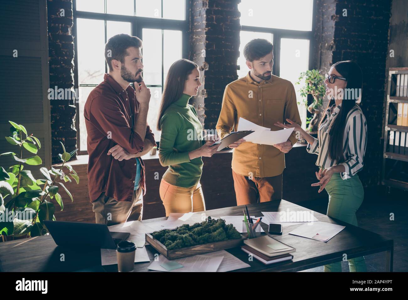 Work experience students hi-res stock photography and images - Alamy