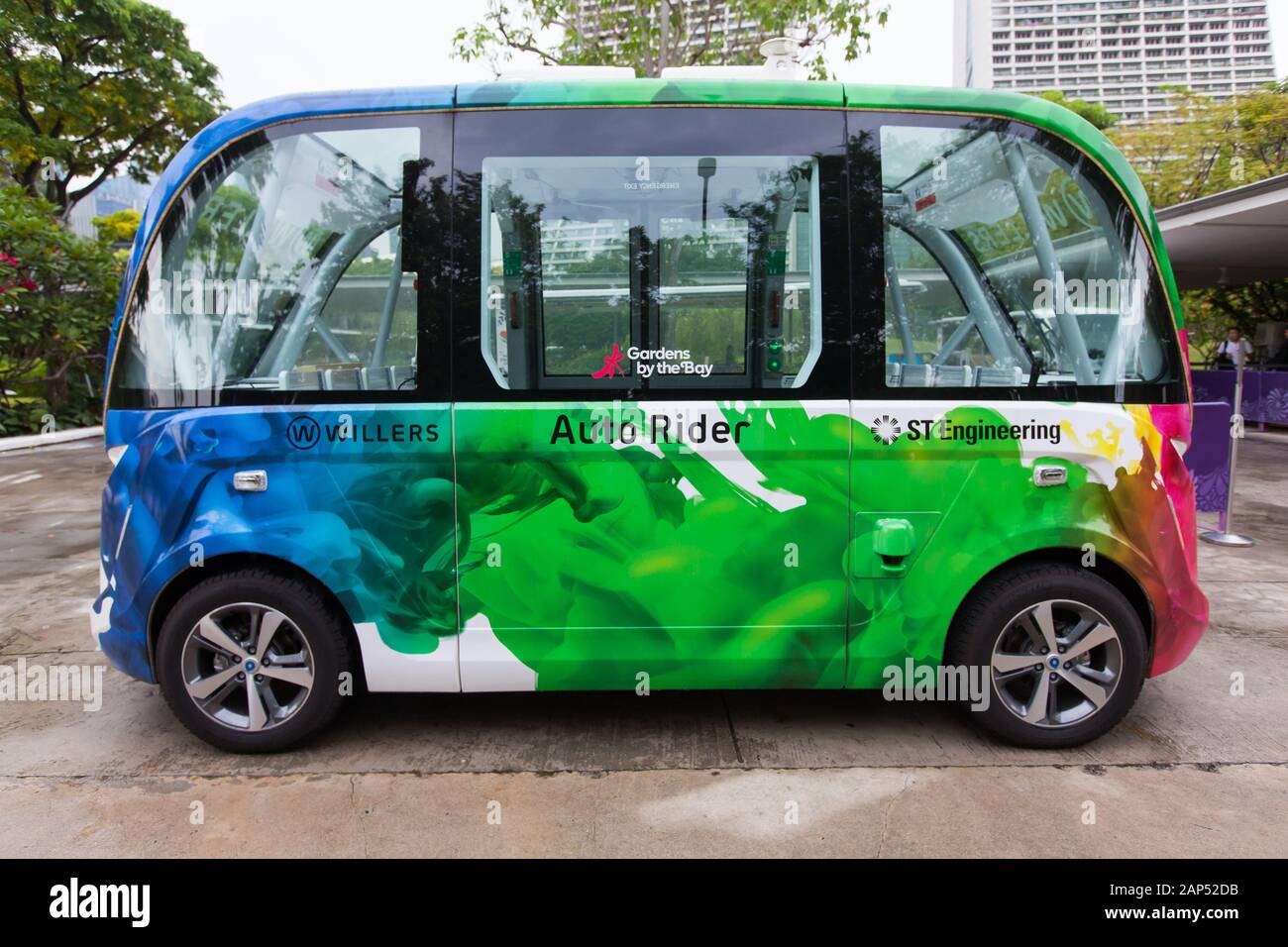 Auto Rider at Gardens by the Bay. Operational electric autonomous ...