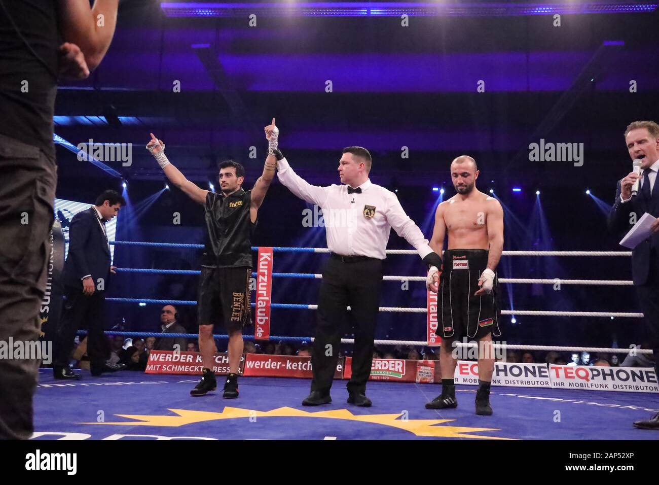 Boxkampf Nuri Seferi gg Mazen Girke in der Stock Photo - Alamy