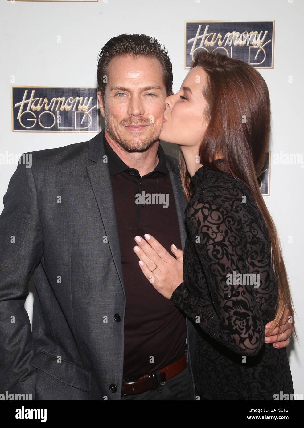 Los Angeles, Ca. 20th Jan, 2020. Jason Lewis, Liz Godwin, at the 2020 ...