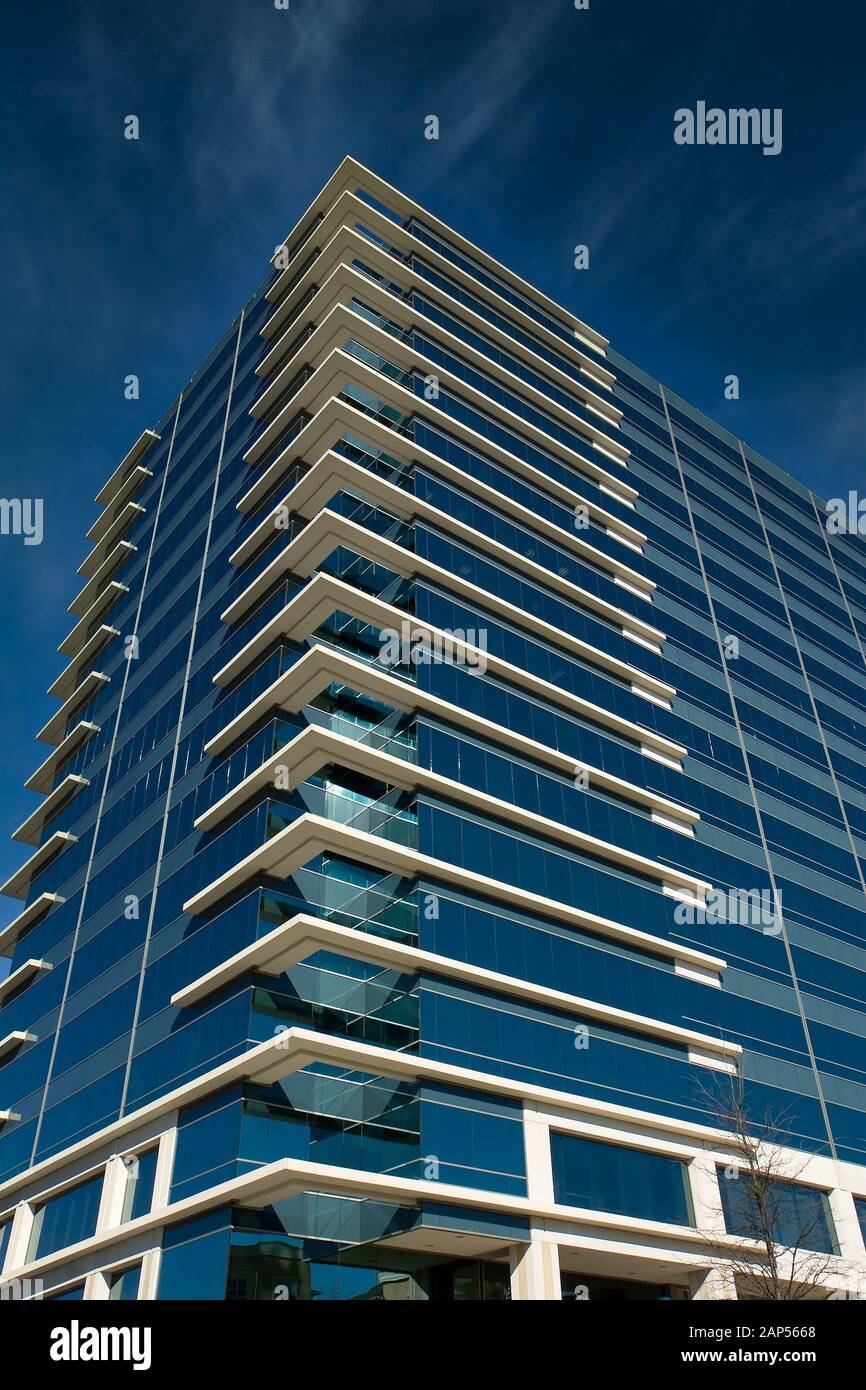 Buildings corners hi-res stock photography and images - Alamy