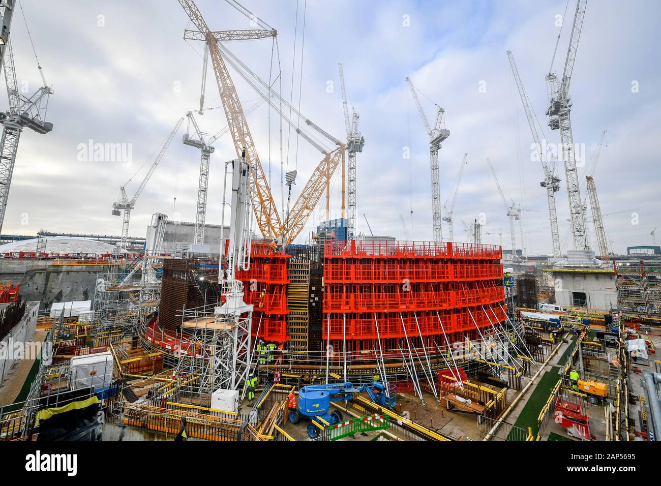 Shutters for concrete building work hi-res stock photography and images ...