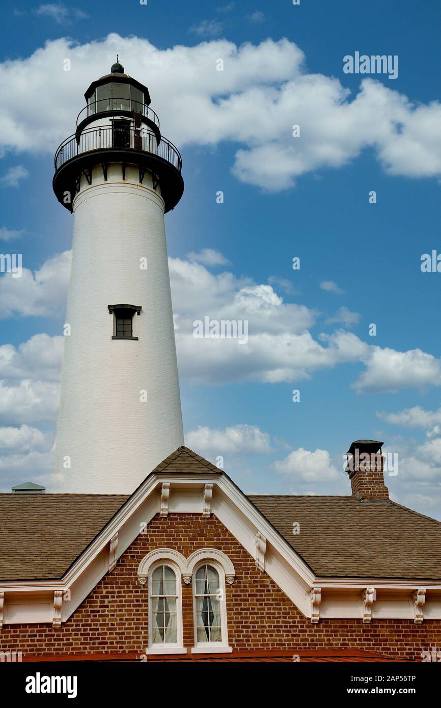 Brick lighthouses hi-res stock photography and images - Alamy
