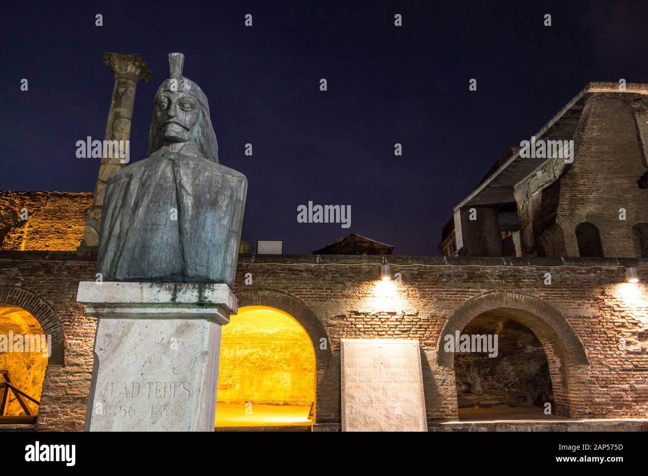 Bucharest buildings hi-res stock photography and images - Alamy